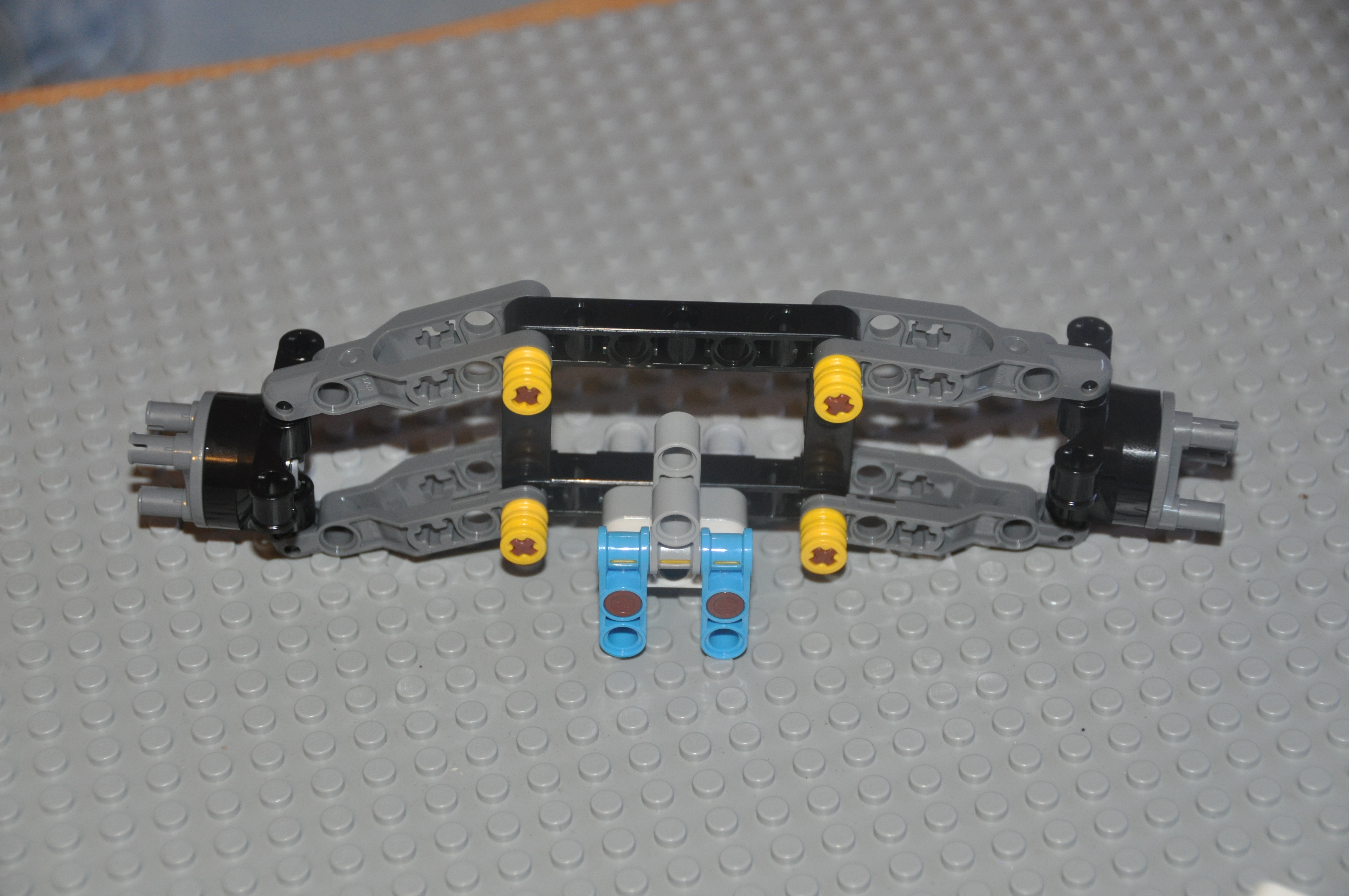 Description de la voiture de rallye LEGO Technic 42077